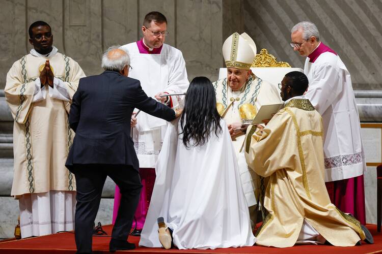 Pope Francis at vigil: Easter marks the 'rebirth of hope amid the ruins ... Pope Francis at vigil: Easter marks the 'rebirth of hope amid the ruins ...